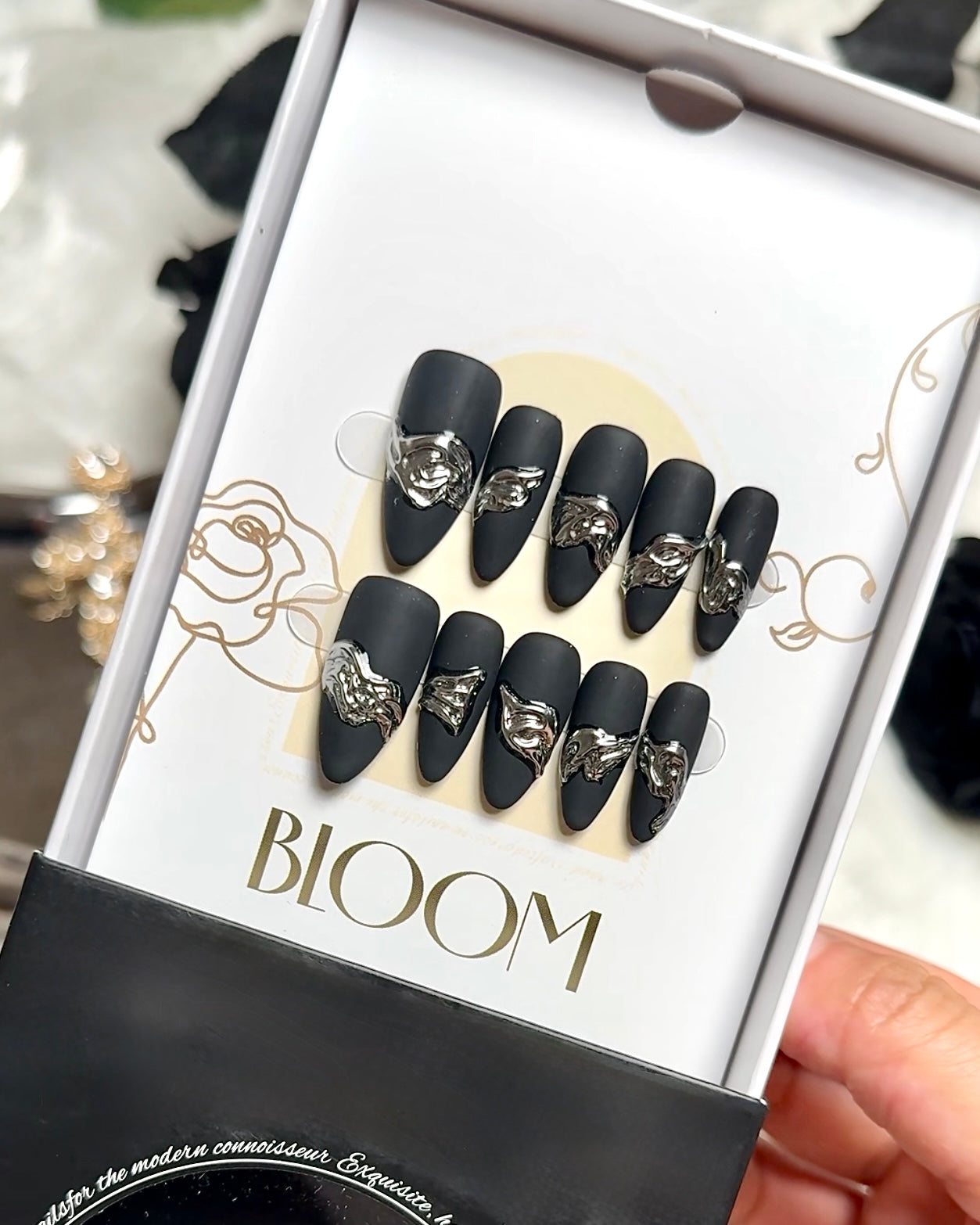 Black Mercury – Bloom Nails
